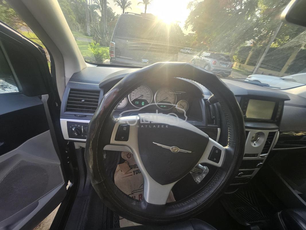 Town & Country Chrysler 2010 Maadi Black 7225690 - Car For Sale ...
